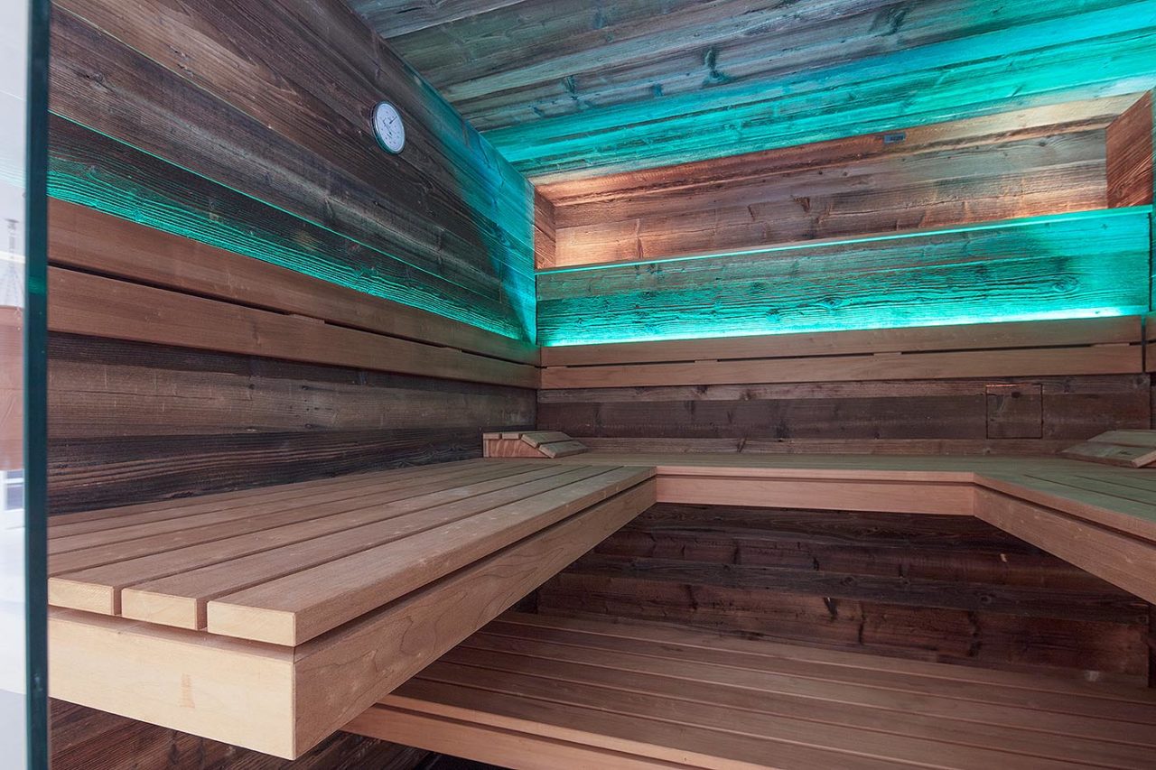 Design sauna made of reclaimed wood | Custom design | corso