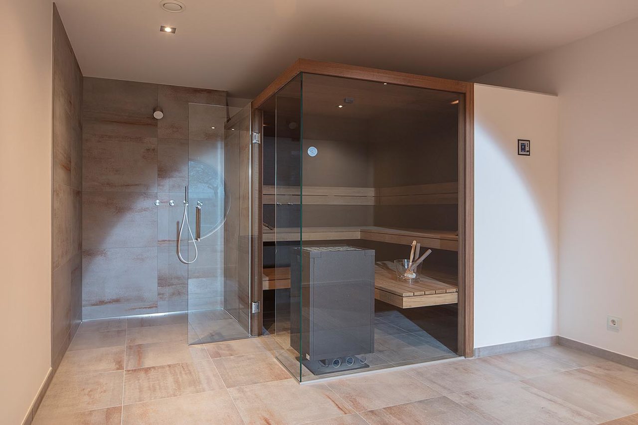 Design sauna with glass corner | Custom made | corso sauna